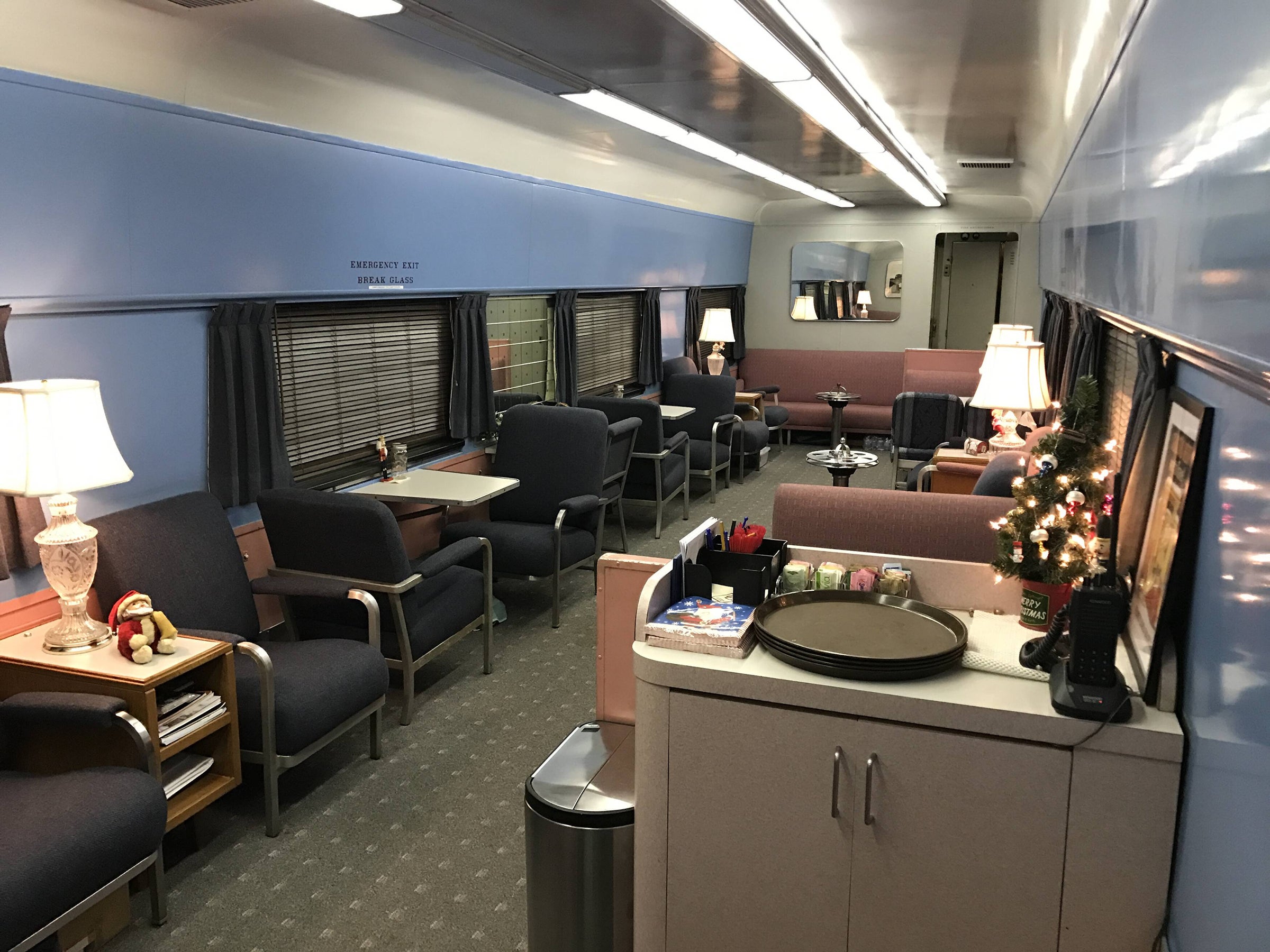 SPACIOUS LOUNGE AND DINING