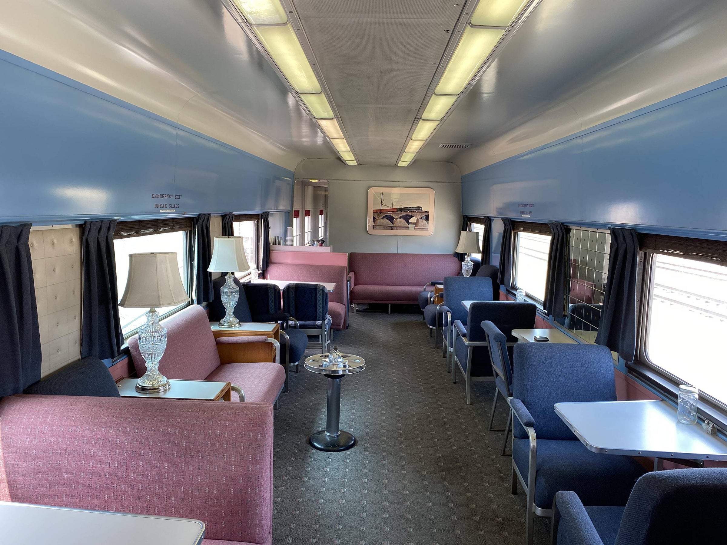 SPACIOUS LOUNGE AND DINING